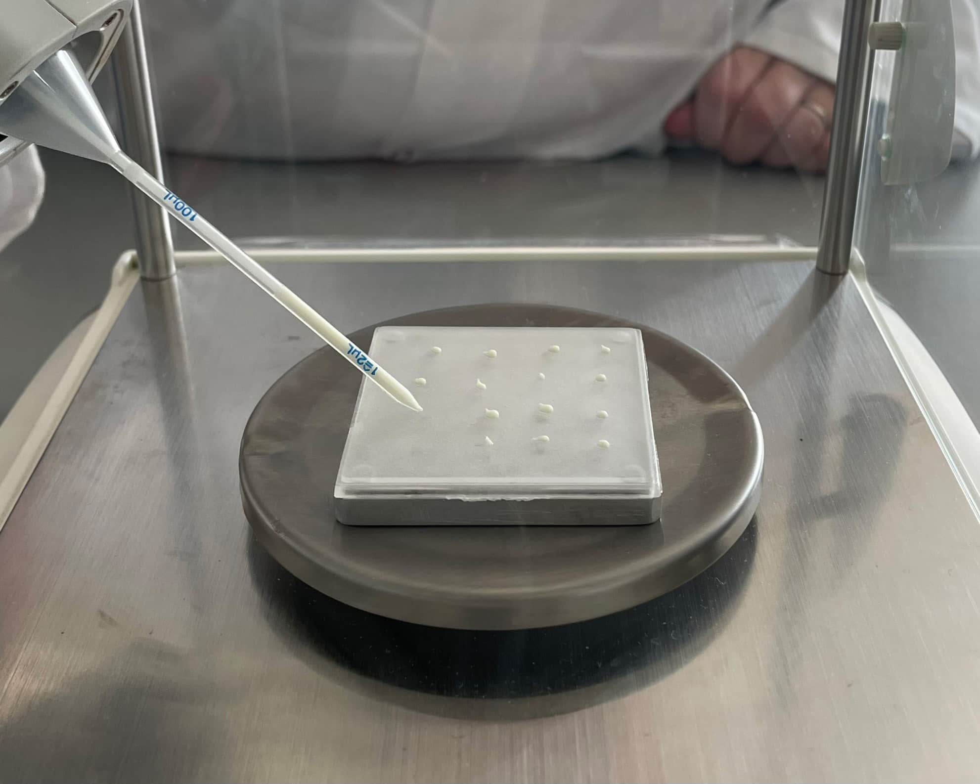 HD6 molded PMMA plate - WENEOS